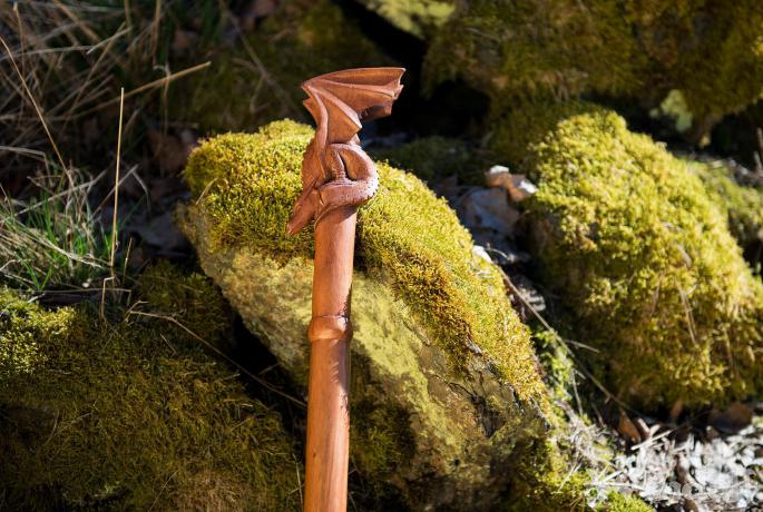 WINDALF Wanderstab Drache NUBIS 180 cm Drachen Wanderstock Handarbeit ...